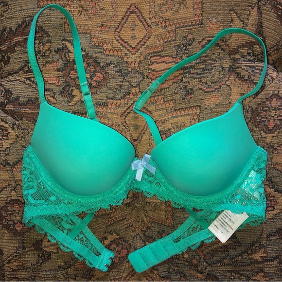 Gilly Hicks | Intimates & Sleepwear | Gilly Hicks 32a Pushup Bra ...